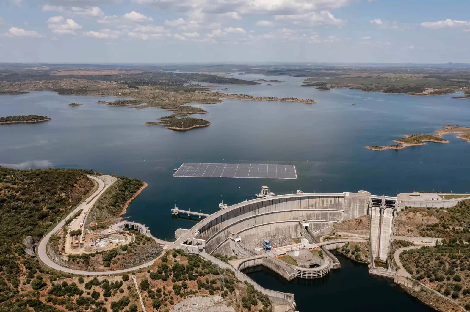 EDP inaugurates floating solar park in Alqueva pumped storage reservoir ...